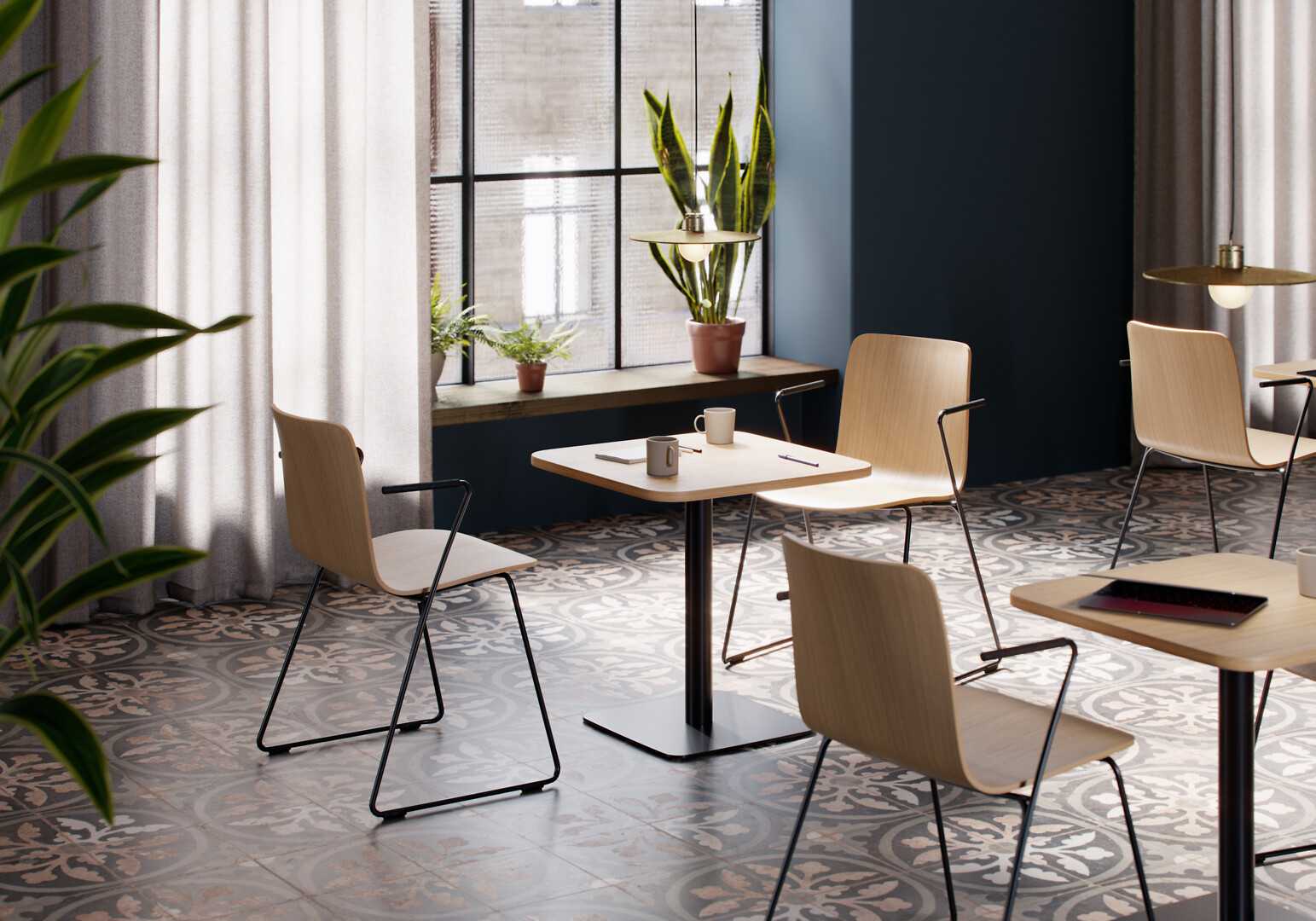 Spot - Universal table with round and square disc base | Martela